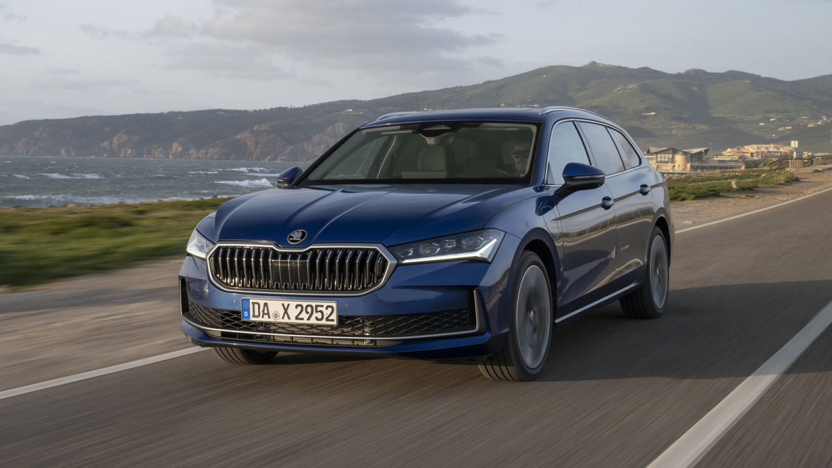 Skoda superb hybrid store